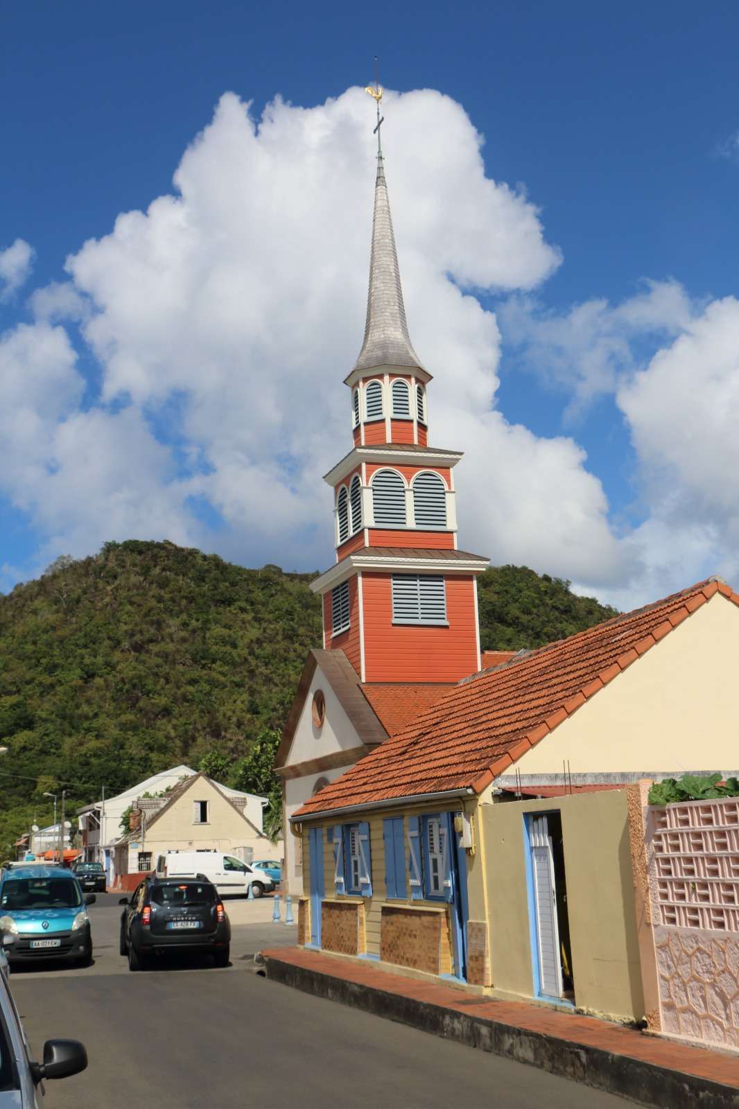 Martinique : L'Île aux Fleurs, entre Histoire et Paradis Tropical ...