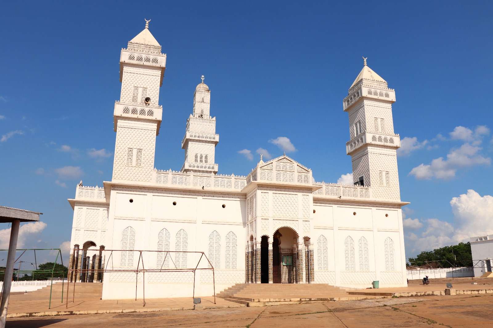 Yamoussoukro , Village de la reine Yamoussou Côte d'Ivoire ...