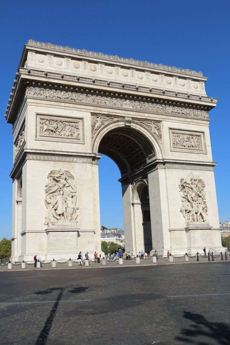 Paris la ville des Lumières France + - voyageavecnous.com