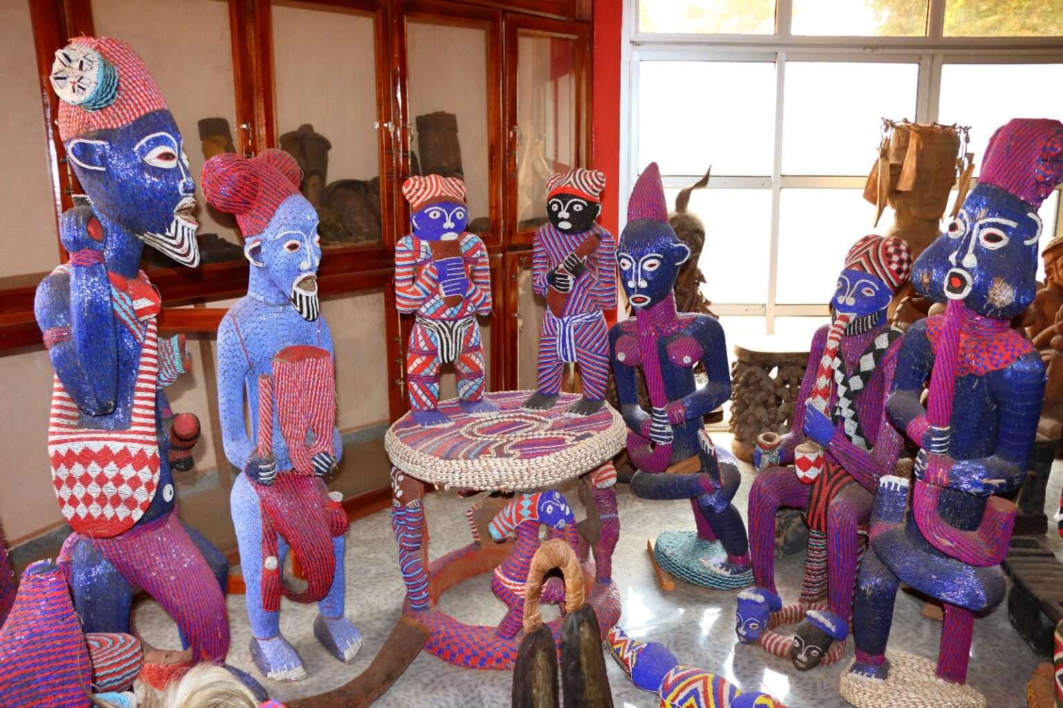 Fom Njouvoum et la Chefferie de Bafoussam CAMEROUN + - voyageavecnous.com