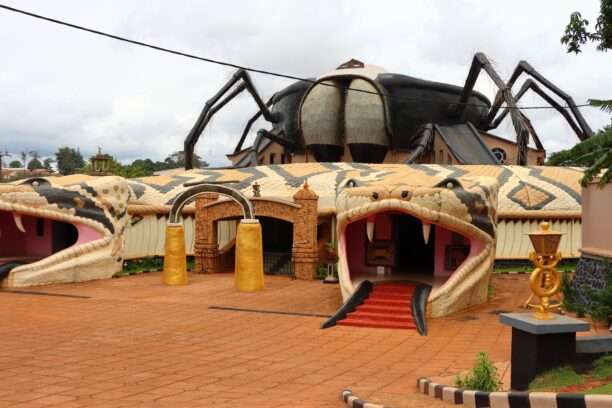 Le Palais des Rois de Foumban CAMEROUN + - voyageavecnous.com
