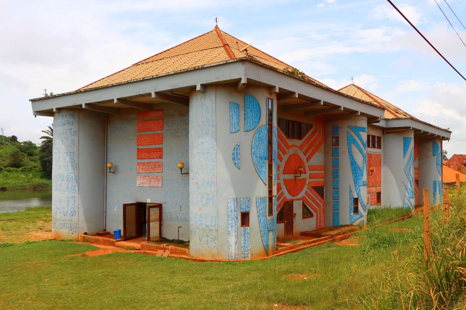 Les secrets de Dschang : histoire, culture et paysages CAMEROUN ...