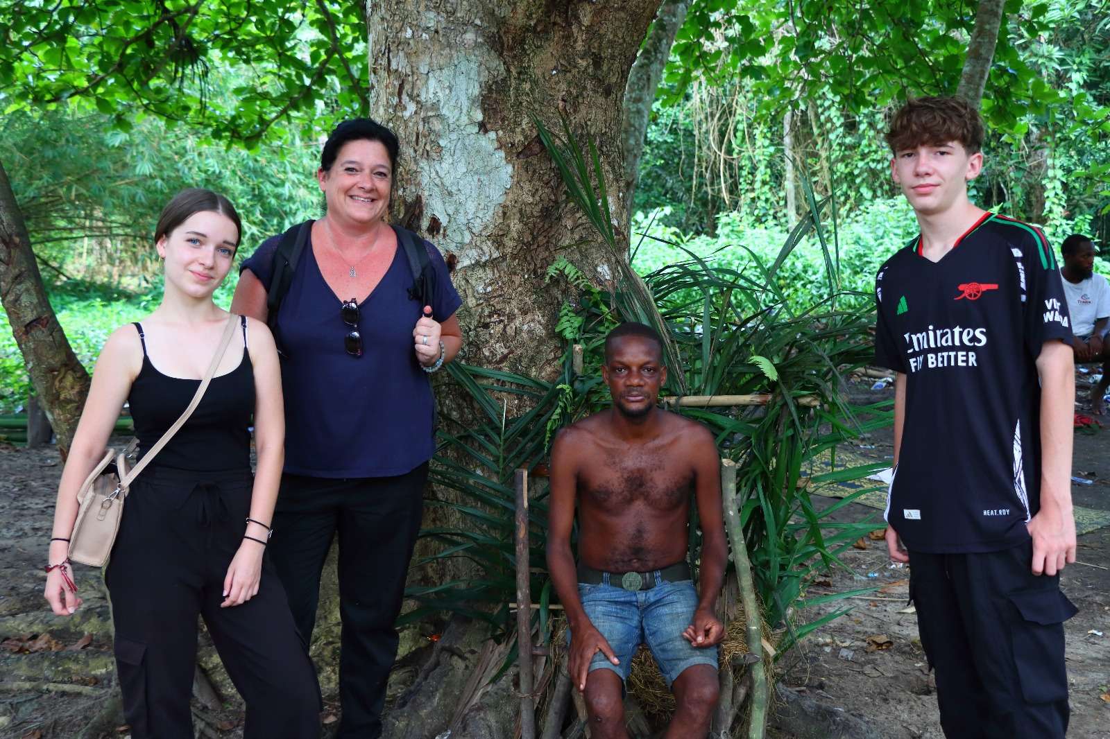 Les Pygmées Bagyeli de Labaka KRIBI CAMEROUN + - voyageavecnous.com