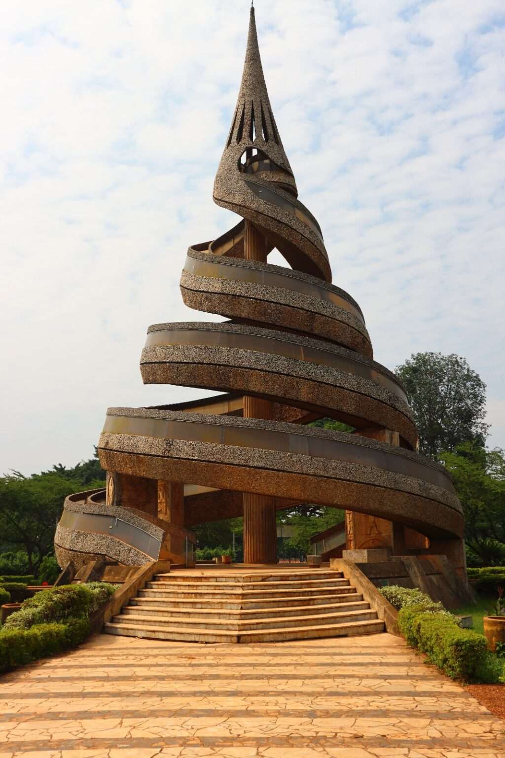 Yaoundé : Vibrante Métropole Africaine et Centre Historique CAMEROUN ...