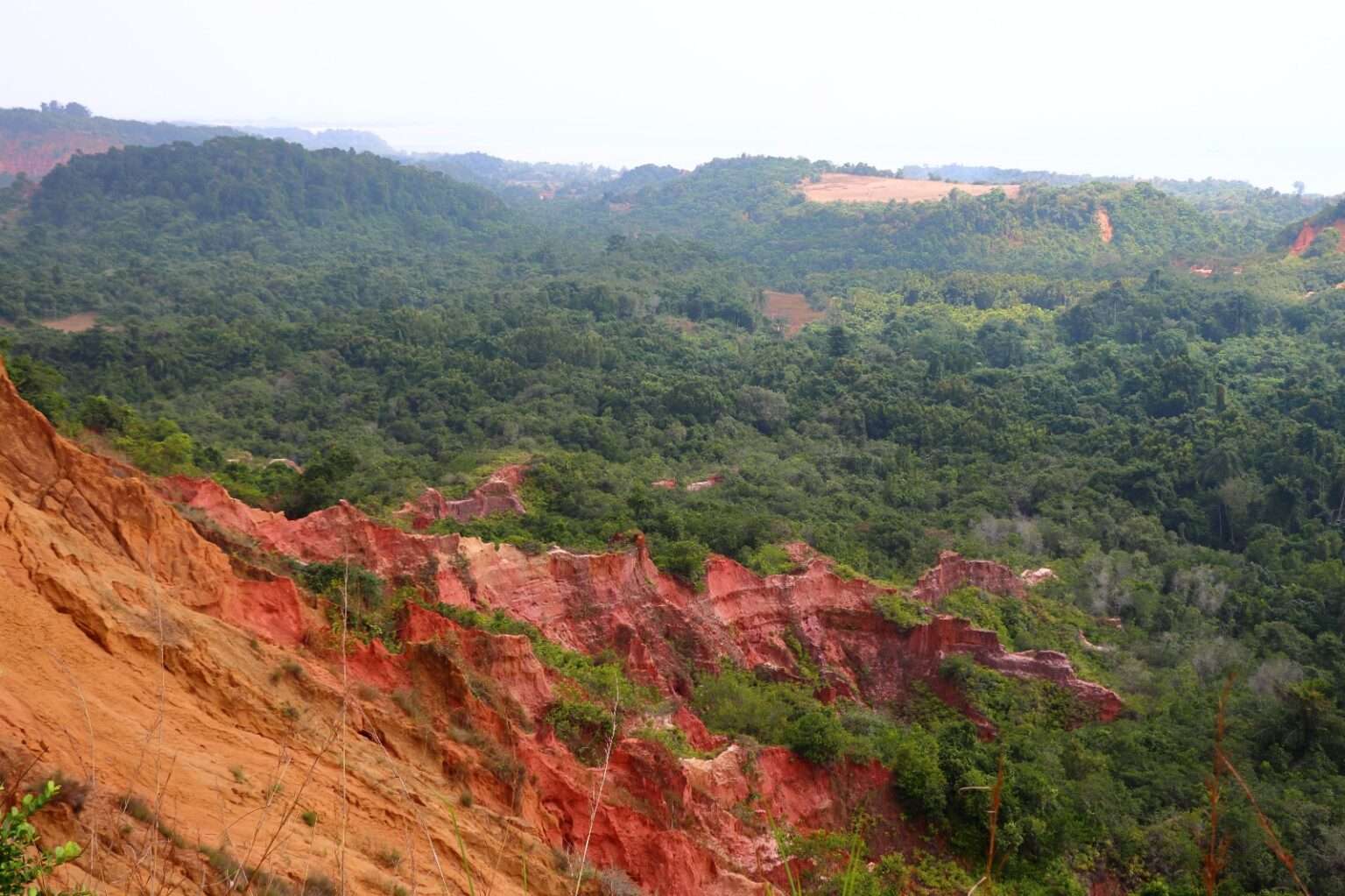 Gorges de Diosso Un paysage sculpté par l’érosion CONGO ...