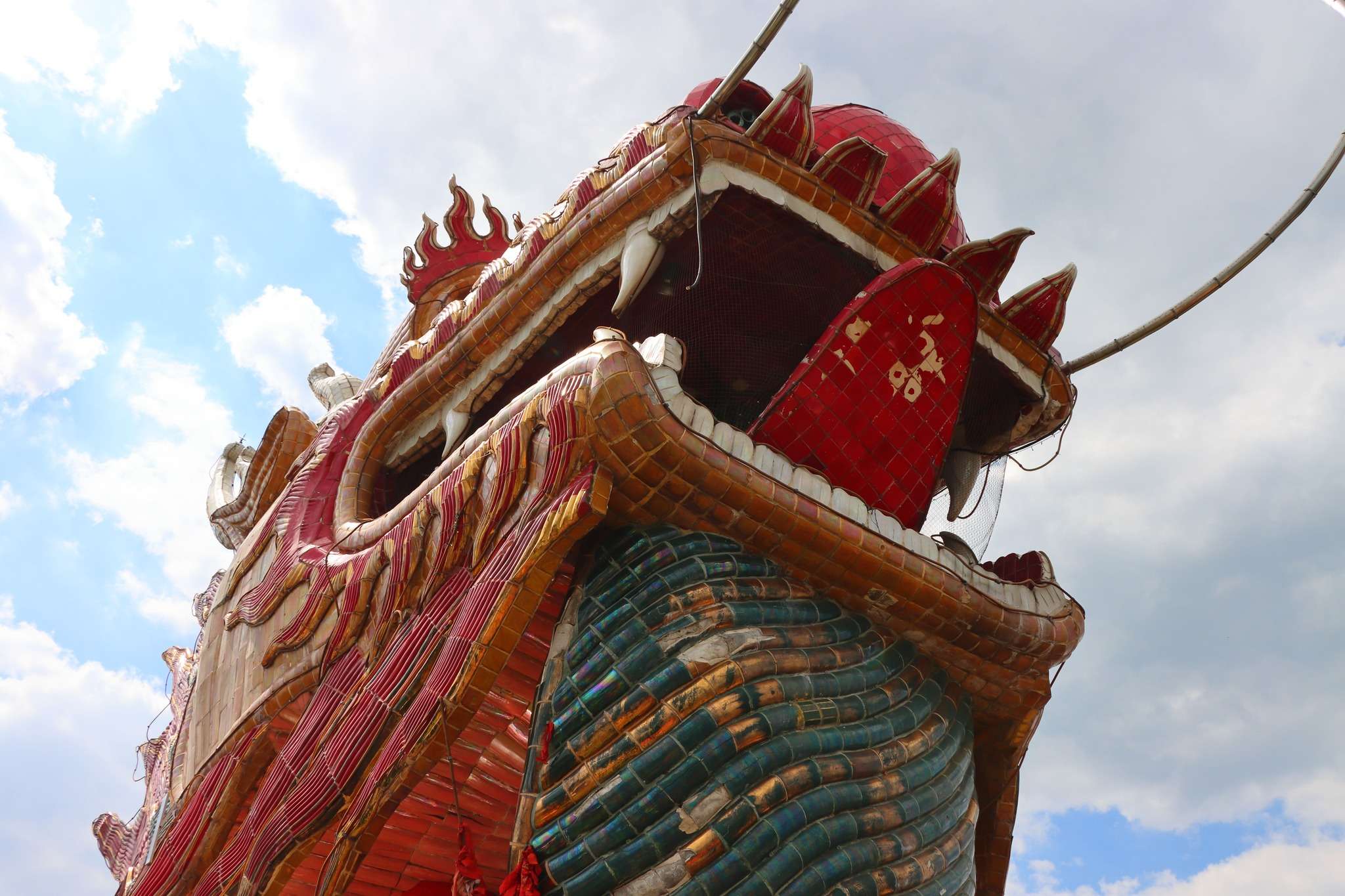 Wat Samphran, le dragon et l’étrangeté sacrée Nakhon Pathom Thaïlande ...